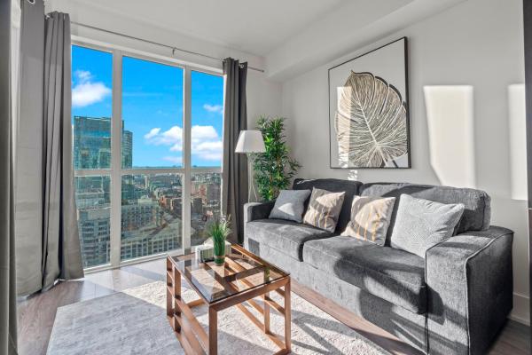 1-bedroom & Den Condo Bird's Eye View In Dt - Toronto