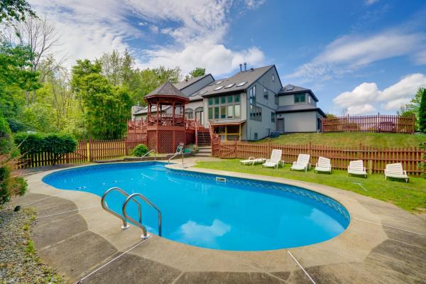 Luxury Mansion Rental With Rec Room In Niskayuna! - Schenectady, NY