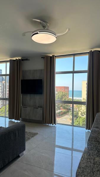 Modern Ocean-view Apartment - Durban North