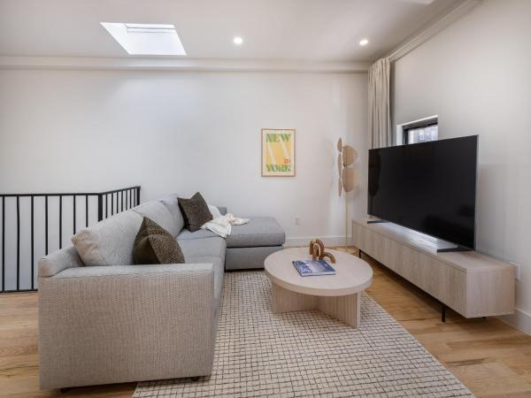 Large Condo Near Bedford Ave L Subway - New York