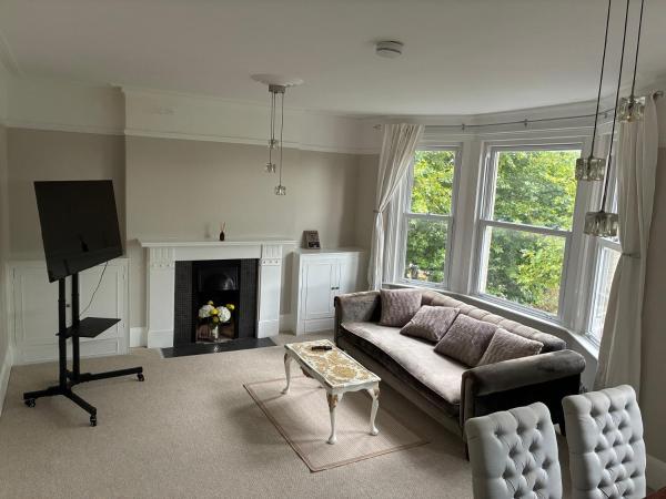 Converted Victorian Apartment 3 Superior King Size Rooms - Royal Tunbridge Wells