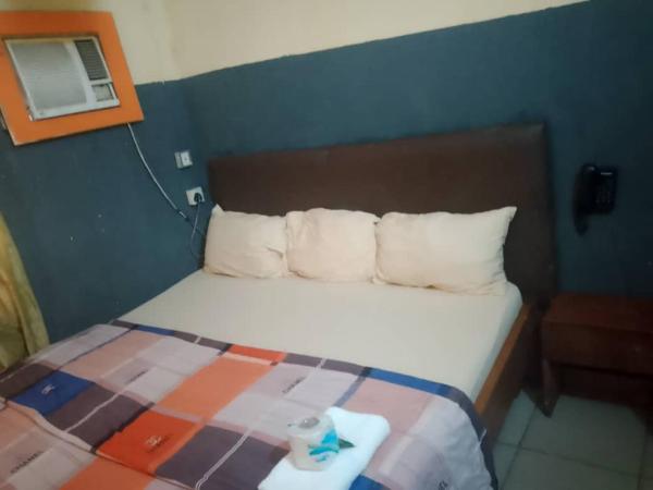 Gat Travellers Hotel - Lagos