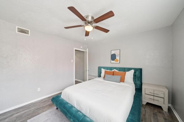 Pet-friendly Midterm Apartment - Richardson, TX