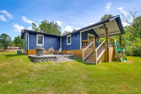 Lake Hamilton Retreat With Kayaks And Spacious Yard! - Hot Springs, AR