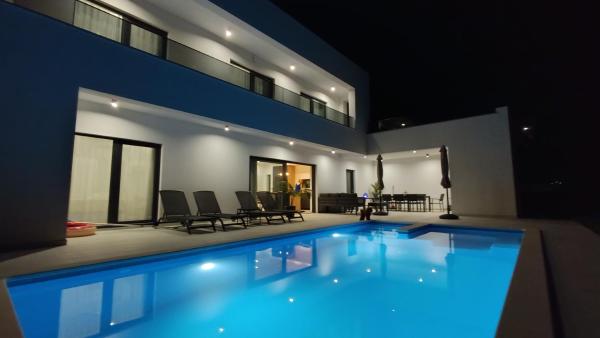 Villa Basini 5km From The Centre Of Split,heated Pool - Split