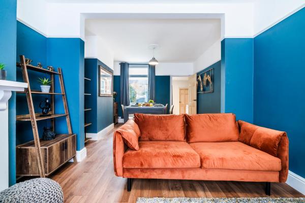 4 Bd Pool Table Long Stays - Northampton