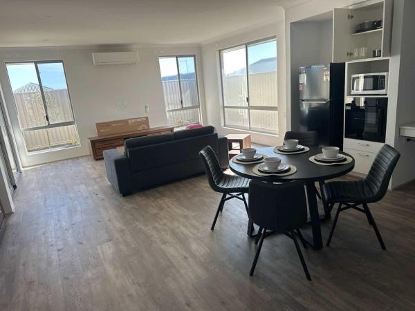 Spacious Accessible With Bathrooms For Everyone - Yanchep
