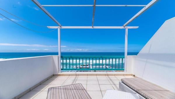 Perissa Escape, Santorini Estate - Dolphin Coast