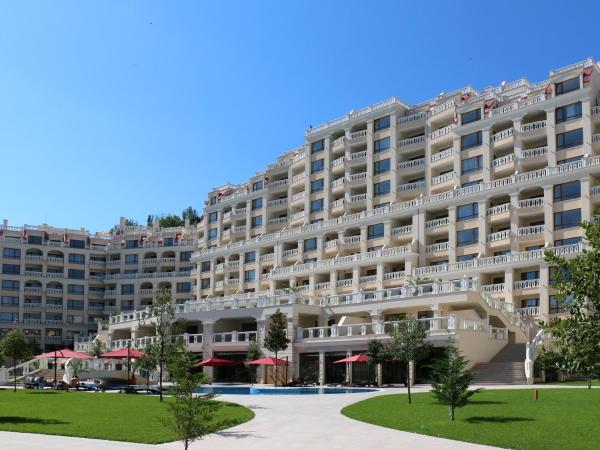 АТ Apartment - South Bay Beach Residence - Varna