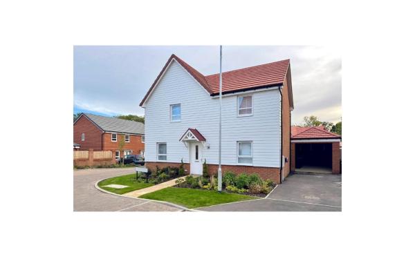 Detached 4br House - Private Garden, Garage & Parking - Perfect For Long Stays, Families, Contractors - Canterbury