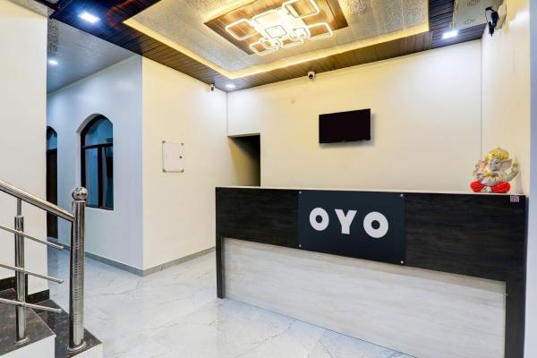 Hotel O Nlt Palace - Lucknow