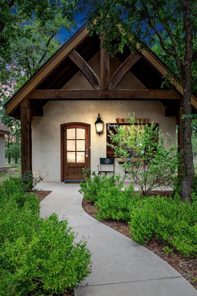 The Manor Haus At Messina Hof Hill Country Winery-presidents Haus - Luckenbach, TX