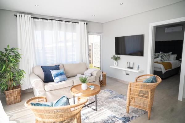 Cosy Cottages- Pool, Games Room & Dstv - KwaMashu