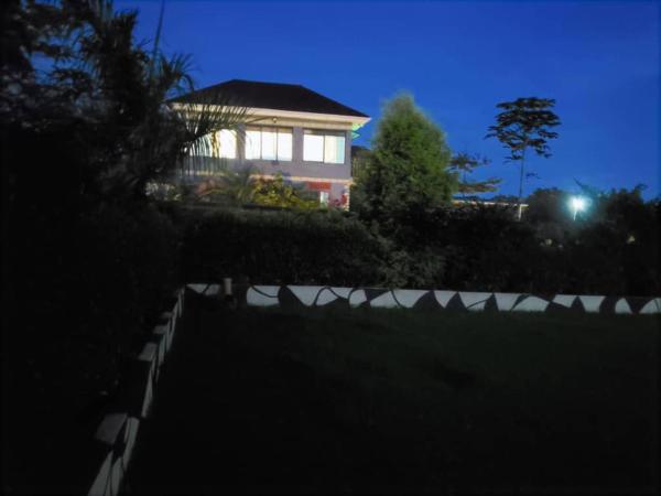 Alice Gardens & Campsite - Uganda