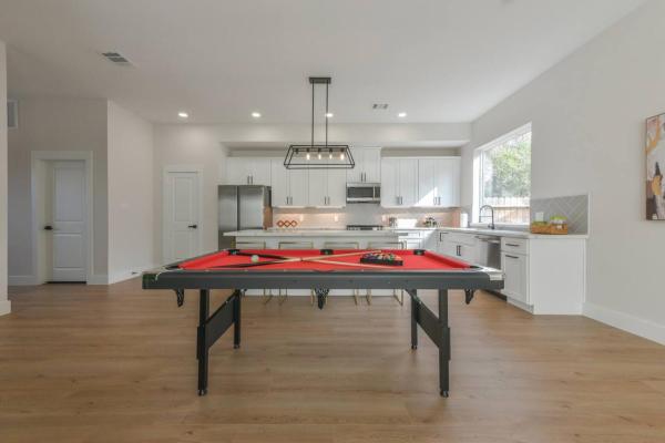 Spacious 3br Duplex With Luxe Vibe And Prime Location - Houston, TX