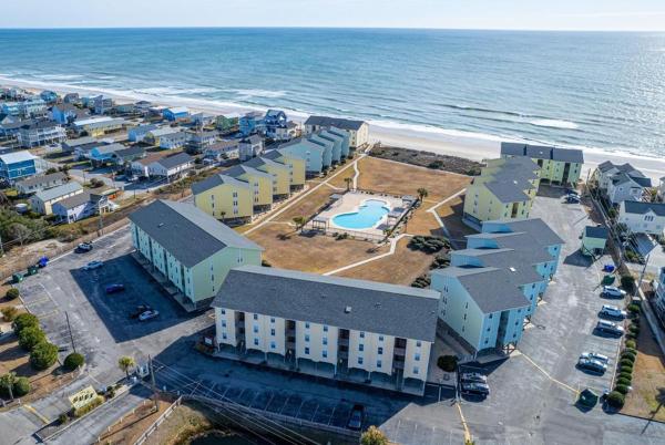 Oceanfront Complex With Pool - Surf City, NC
