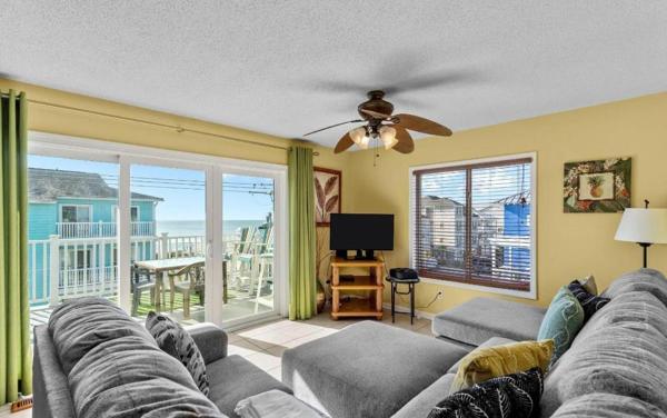 Condo With Pool - Walk To Freeman Park Or Tiki Bar - Carolina Beach, NC