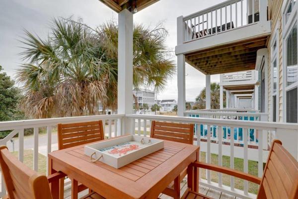 Short Walk To The Beach - Perfect For Multi-family Stays - Carolina Beach, NC