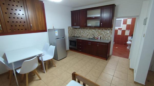 Zisi Rooms - Saranda
