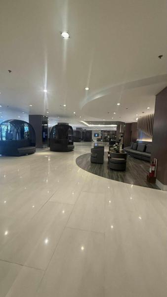 Shore Residecnes Infront Of Moa, Netflix, Wifi - Manila