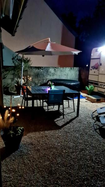 Caravane Zen & Jacuzzi Proche Des Grottes De Bèze - Côte-d'Or