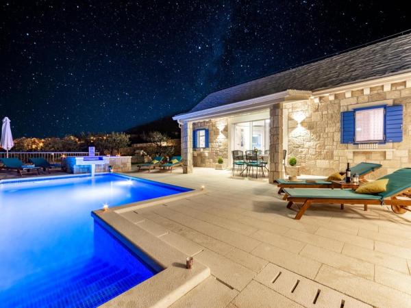 Villa Blue Sky - Three Bedroom Villa With Pool - Bol