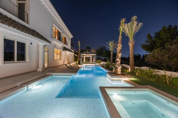Luxury Villa With Pool, Cinema & Spa - Jumeirah Golf - Dubai