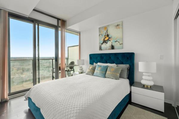 3 Br Panoramas Lake Ontario And Cn Tower View - Torontó