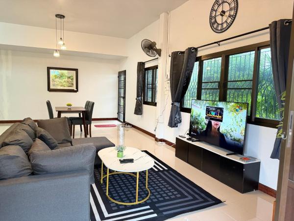 เฮือนแม่บัวจันทร์ โฮมสเตย์ - Chiang Kham District