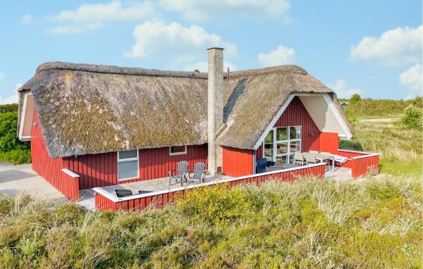 3 Bedroom Beautiful Home In Blåvand - Blåvand