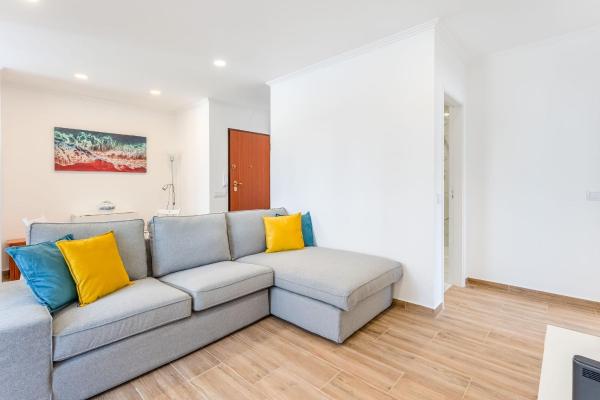 Bright 2bdr Flat In Armação De Pêra By Lovelystay - Armação de Pêra