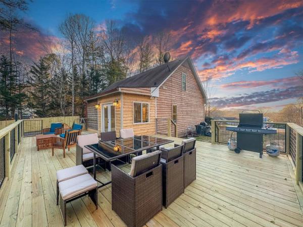 Spa Lodge Sleeps 9 Sauna Hot Tub Mtn Views - Asheville, NC