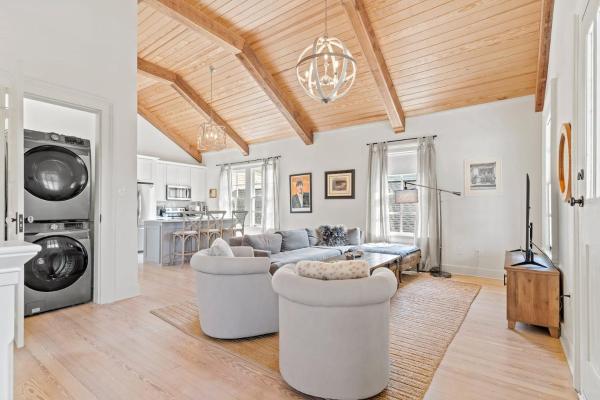Magazine St Stay W Private Balcony - Bayou Segnette State Park, Westwego