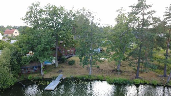 Scenic Lakehouse Near Stockholm With Sauna & Jetty - Tumba