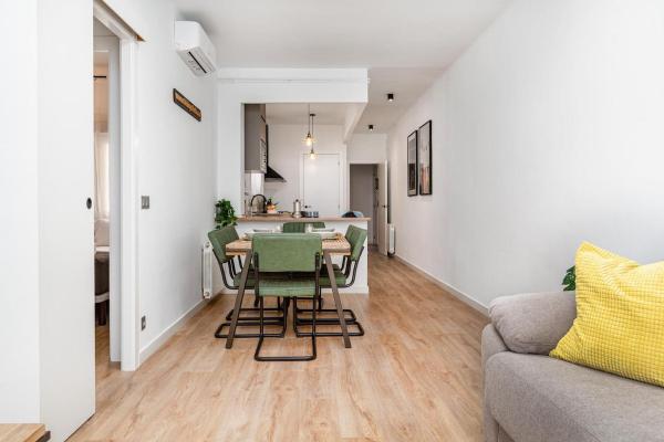 Poble Sec 3br 2ba Balcony Sleeps 7 - Barcelona