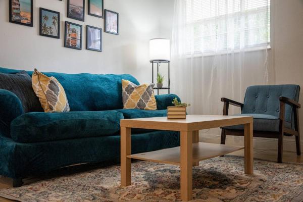 Comfortable 2br Haven Near Brickell & Calle 8 - Coral Gables, FL