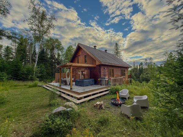 Sara Perfect Chalet W Spa, Sauna, Clim - Saint-Donat