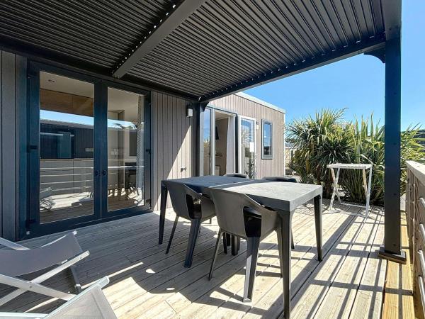 Mobil-home 4* Grand Confort, 200m Plage, Piscine, Fitness, Parking, Ménage Inclus, Wi-fi Gratuit - Fr-1-361a-75 - Jullouville
