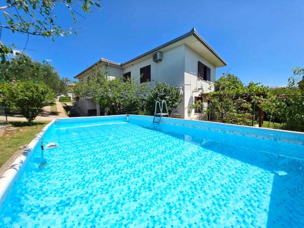 Apartments In Novi Vinodolski 35132 - Novi Vinodolski