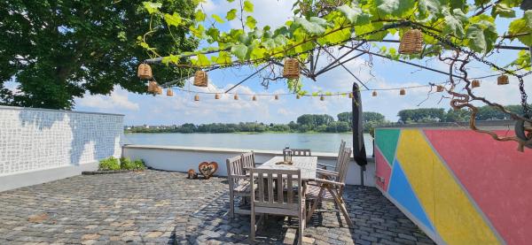 Ihr Ausblick - Charmantes Ferienhaus In Rheinlage - Rheinperle - Bornheim