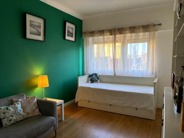 Sunny Apartment In Lisbon - Almada