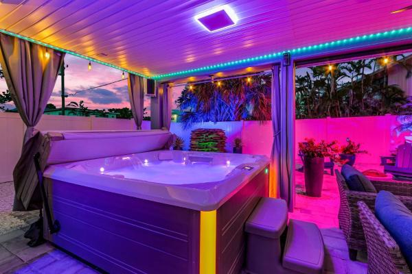 130 Tiki Tides- 2br With Outdoor Tiki Bar! Home - Fort Myers Beach, FL