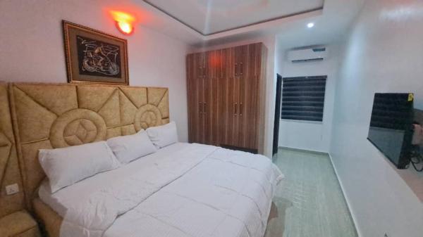 Oghomwen Lodge And Service Apartment - Benin City
