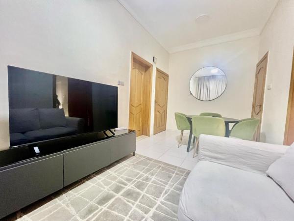 Close To The Airport Near Abu Baker Metro Station - Dubai Airport (DXB) 