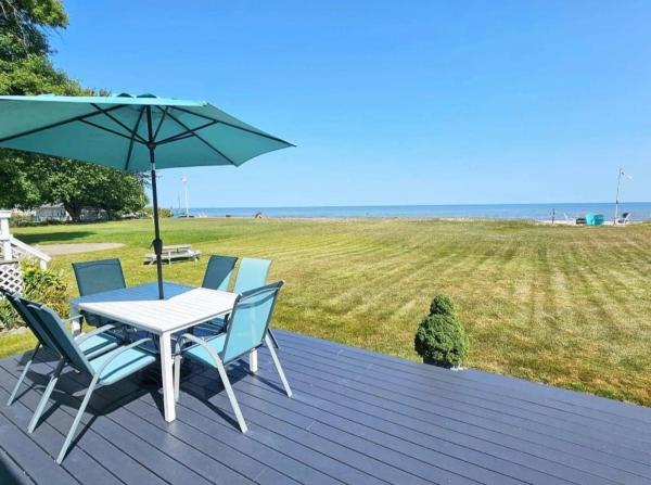 Blue Horizon Lake House - Renovated 3br 2ba On The Beach - Bay City, MI