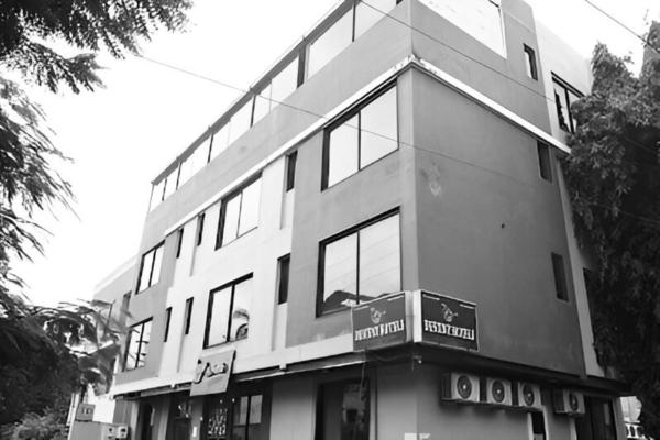 Stay Retreat At Hotel Destiny Near Railway Station Indore - Indore