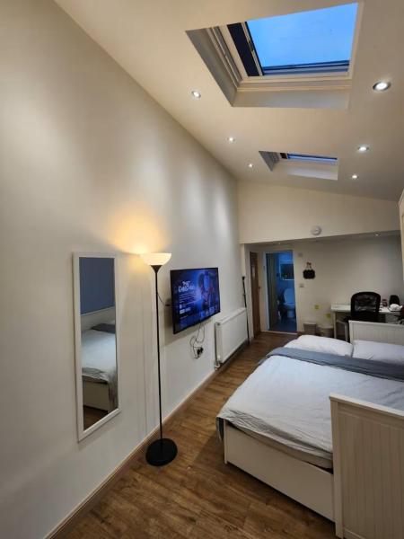 Private Annexe In Cheadle Near Manchester Airport - 알트링캠
