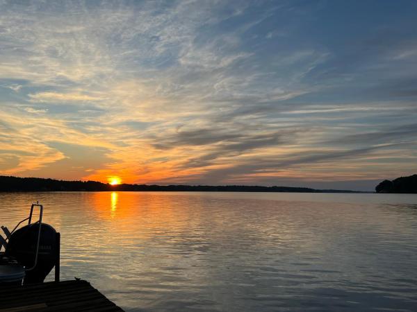 Sunrise Pointe - Amazing Waterfront, Views, Dock! - Lake House, Gasburg