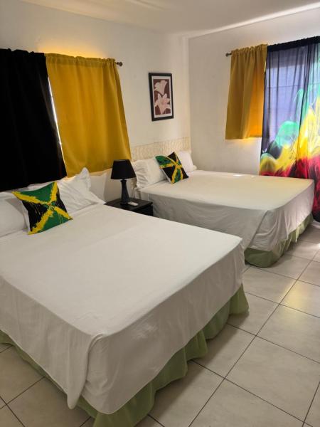 Pearl Of The City Jamaica Pearl - Kingston