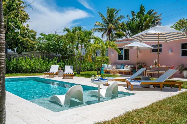 The Coral Cabana Modern Palm Beach Escape - Lake Worth, FL